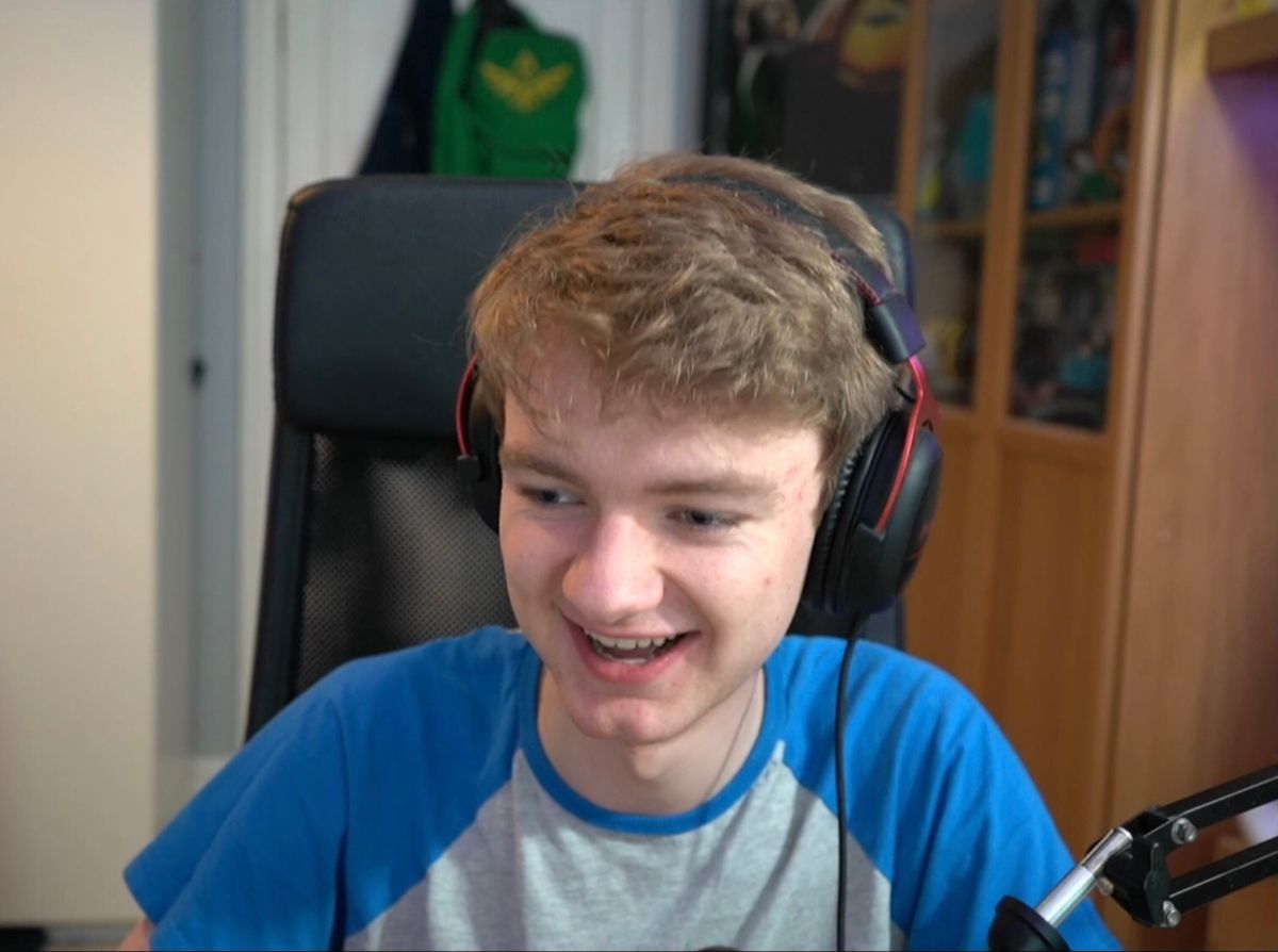 Is Tommyinnit Gay? The Facts and The Rumors! - Crossover 99