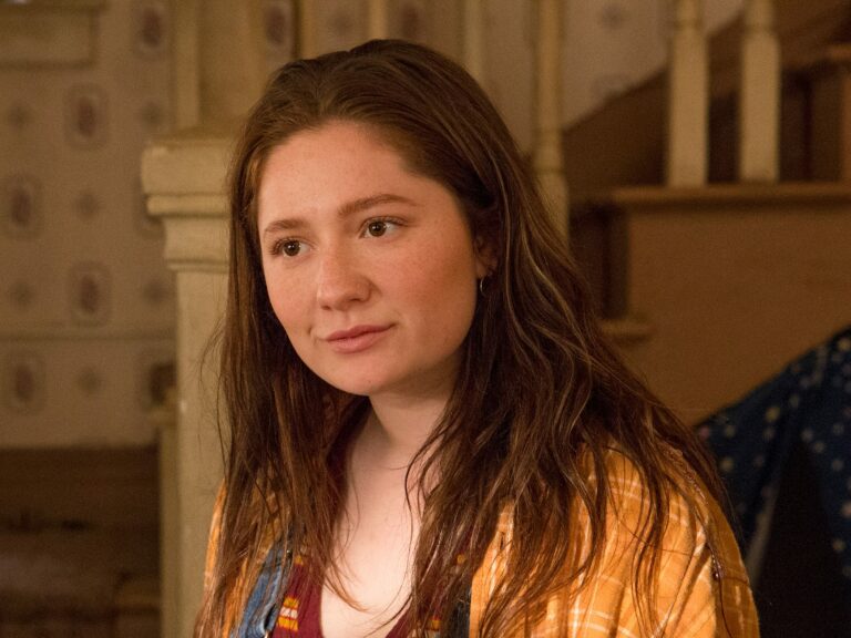 Is Debbie Gallagher Gay? What is The Sexuality of Shameless's Debbie ...